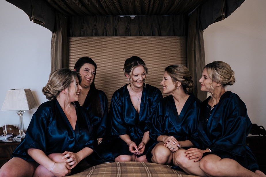 Top 10 tips on how to get beautiful bridal preparation photos